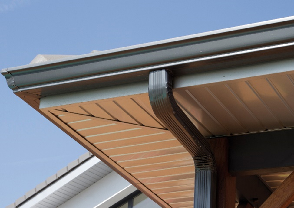 Habillage de sous-toiture en aluminium et en PVC à Orthez