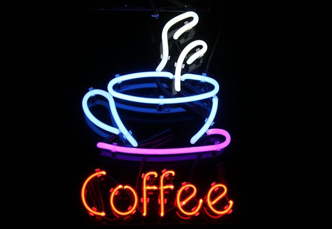 Rótulos luminosos en Leganés: sobre la historia de las luces LED