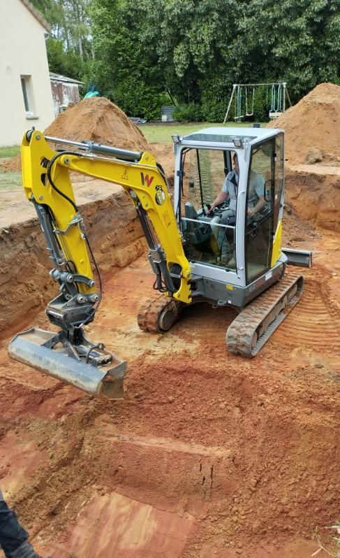 Location de pelle mécanique avec chauffeur au Mans