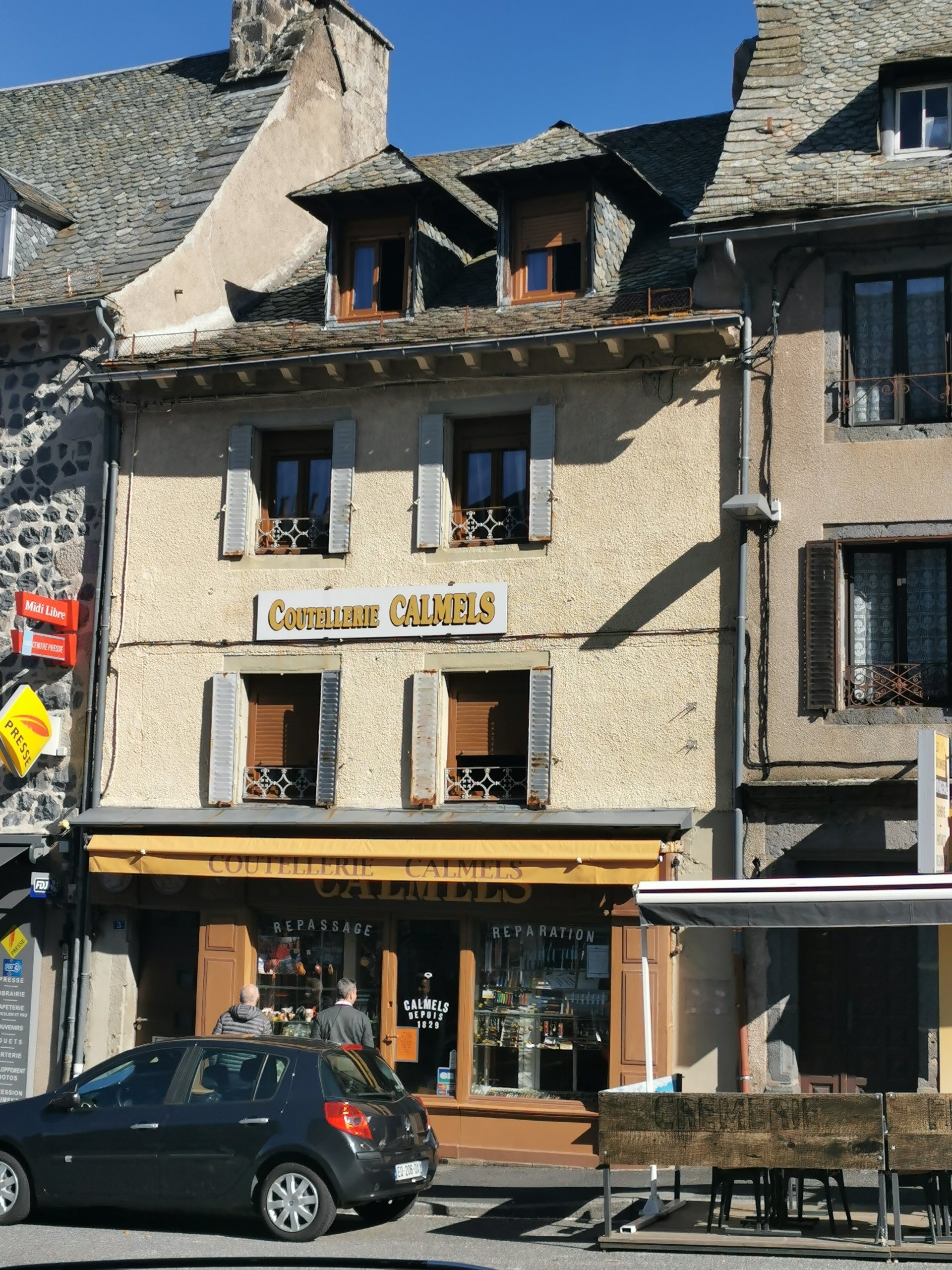 Découvrez la galerie photos de la Coutellerie Calmels à Laguiole