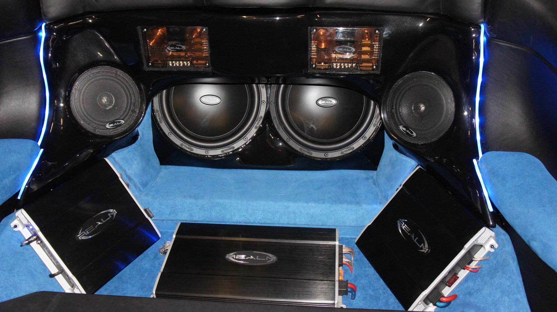 Car Stereo Design - Caraudio & carmedia in Halen
